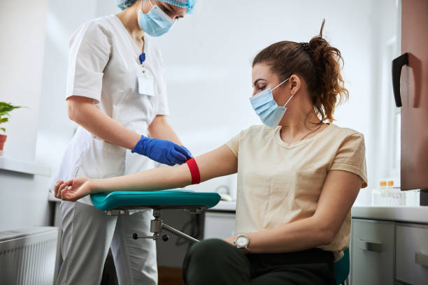 Capacítate para extraer muestras de sangre como flebotomísta